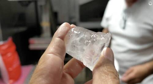Des glaçons fabriqués à Genève
