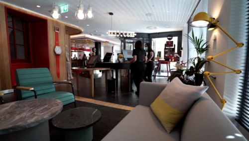 Un nouvel hôtel ose ouvrir en pleine crise du COVID-19