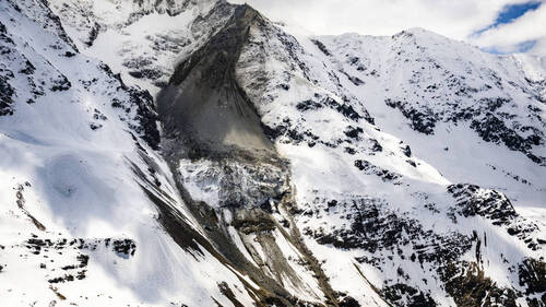 Blatten (VS): le glacier poursuit son mouvement vers la vallée