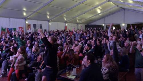 Supporters des All Blacks et Springbocks ont vibré à la fanzone de ...